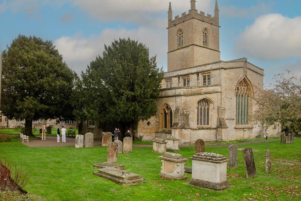HOTEL STOW LODGE | ⋆⋆⋆ | STOW-ON-THE-WOLD, UNITED KINGDOM | SEASON ...